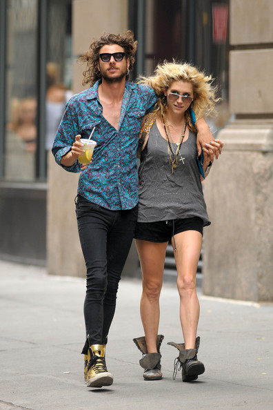 Alexa: Ke$ha and Alex Carapetis Take a Walk