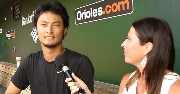 Rangers Dugout Reporter Emily Jones Shares Her Makeup Secrets | Gina ...