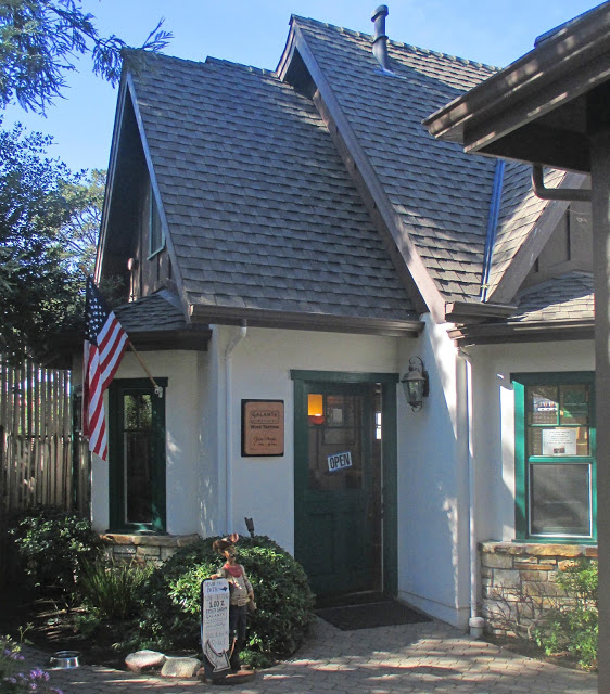 90 Minute Walking Tour of Carmel-by-the-Sea From Carmel Visitors Center