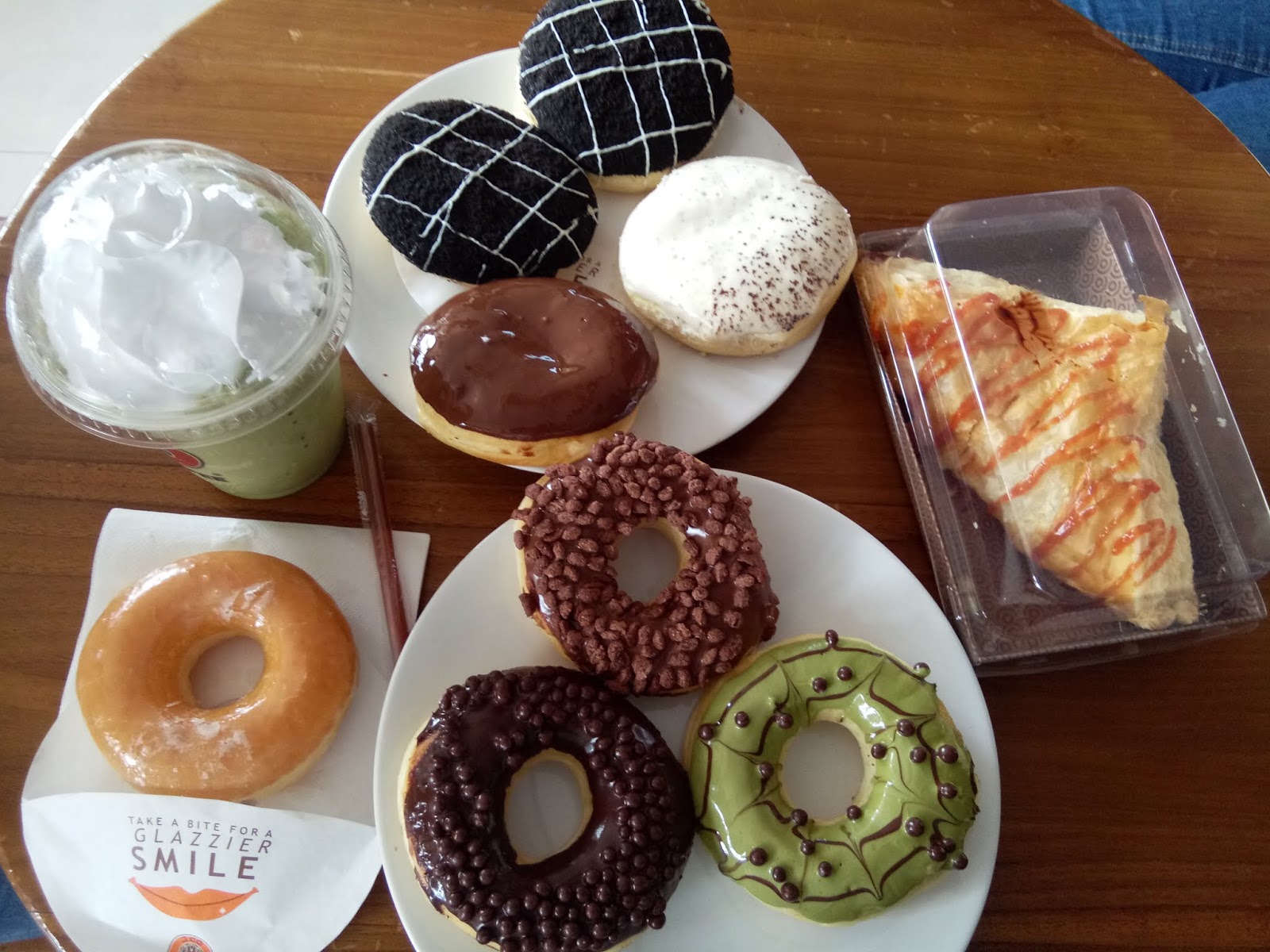 DESVITA's REVIEW: J.CO REVIEW BESERTA ANALISIS SWOTNYA