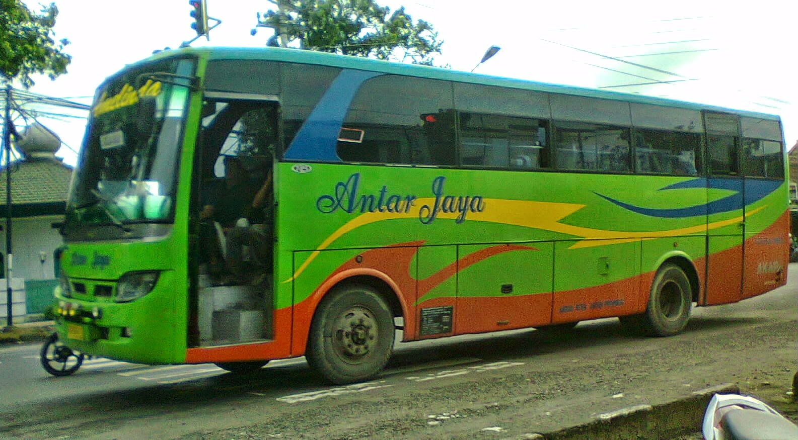 Kumpulan Foto Bus Bumel AKDP dan AKAP Yang Melintas Kebumen