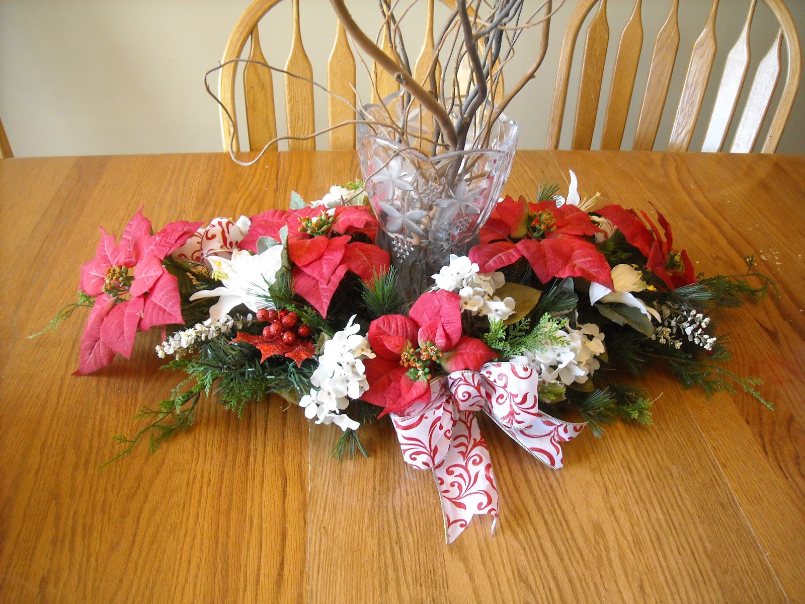 Becky's Blossoms: Christmas Table Centerpiece