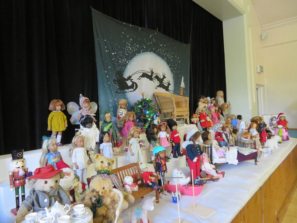 Sasha Village: WORLD DOLL DAY 2018