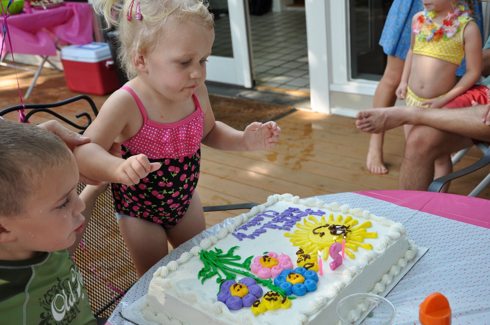 Lag Liv: Claire's Pool Party