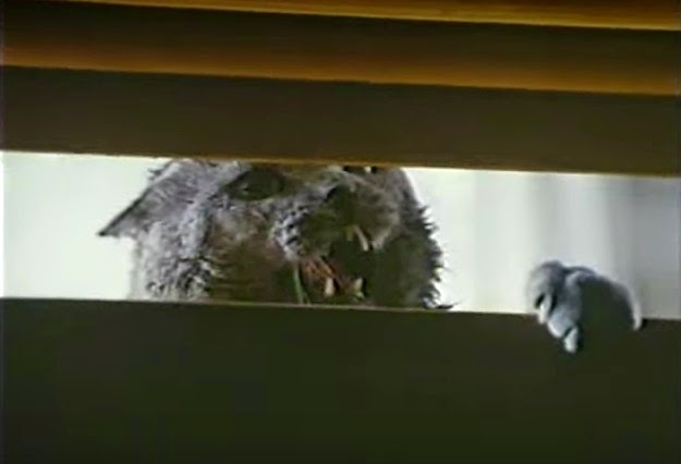 The Bloody Pit of Horror: Strays (1991) (TV)