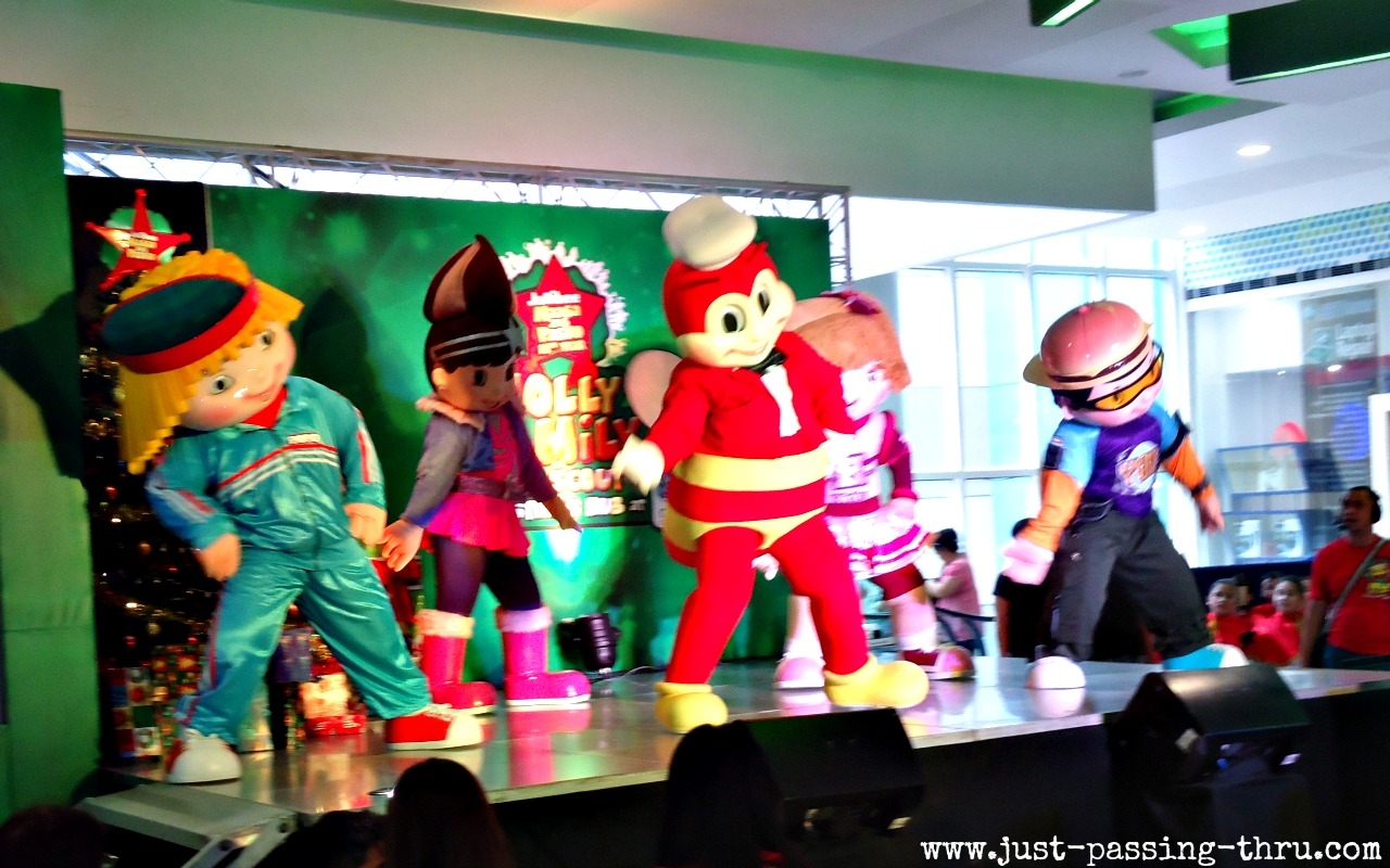 Just Passing Thru: Jollibee 18th Maaga ang Pasko - the Kick Off at SM ...