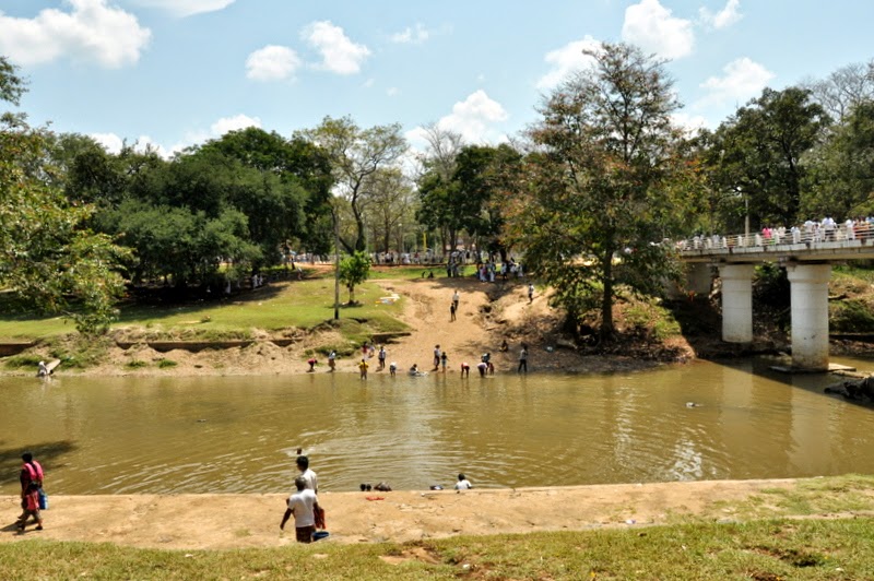 Images of Sri Lanka on blogspot.com: Environs of 'Menik Ganga' S ...