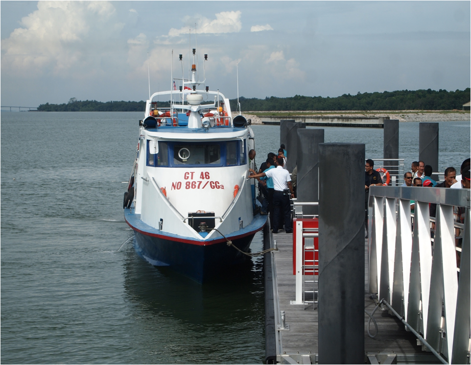 maqis_puteriharbour: First Operation Pelabuhan Feri Terminal Puteri Harbour