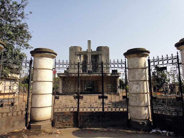 Cemitérios antigos de LM, actual Maputo - o SF Xavier cristão e o farsi