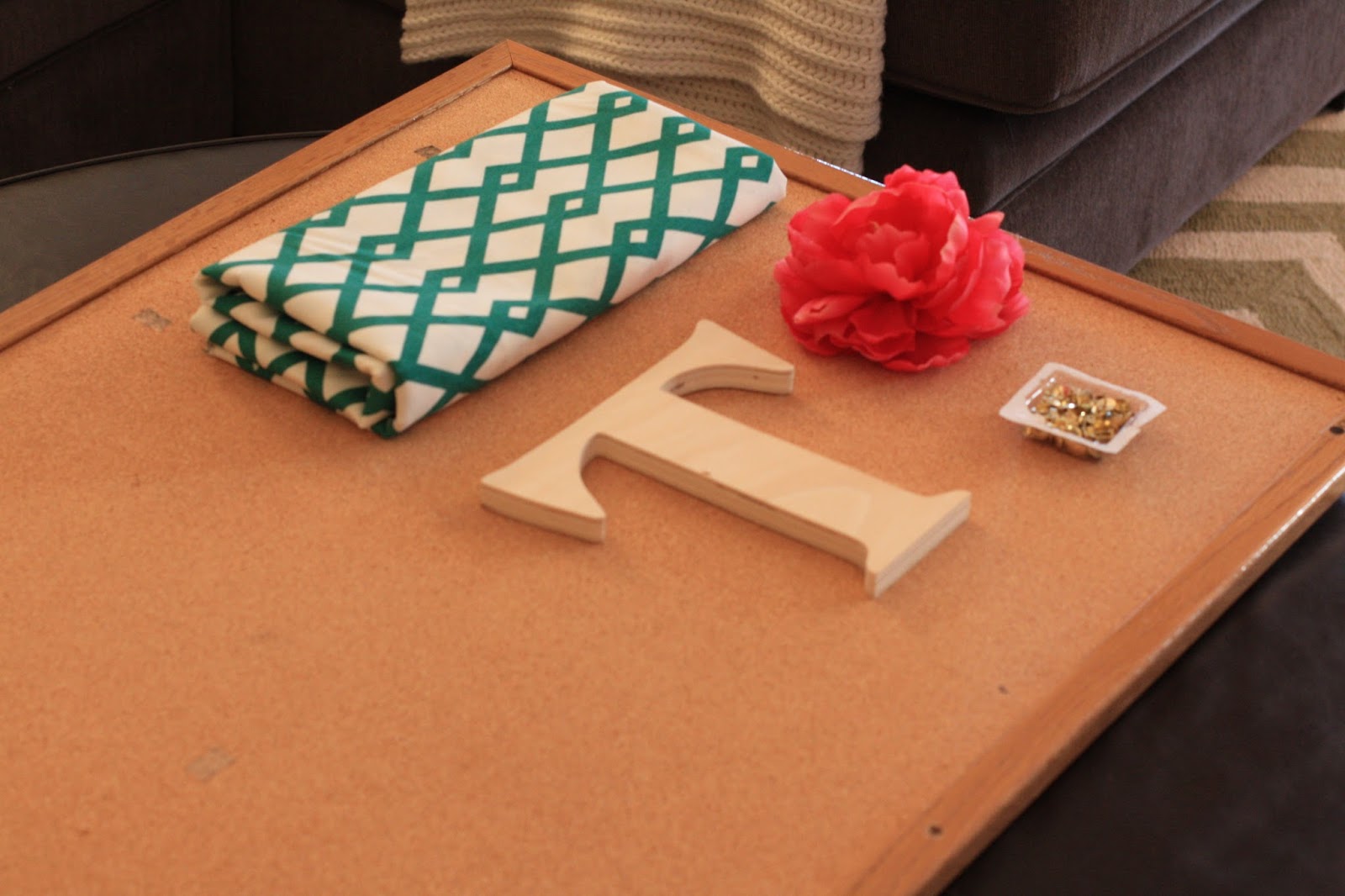 Shush In Your Home: GLAMifying a Boring Bulletin Board