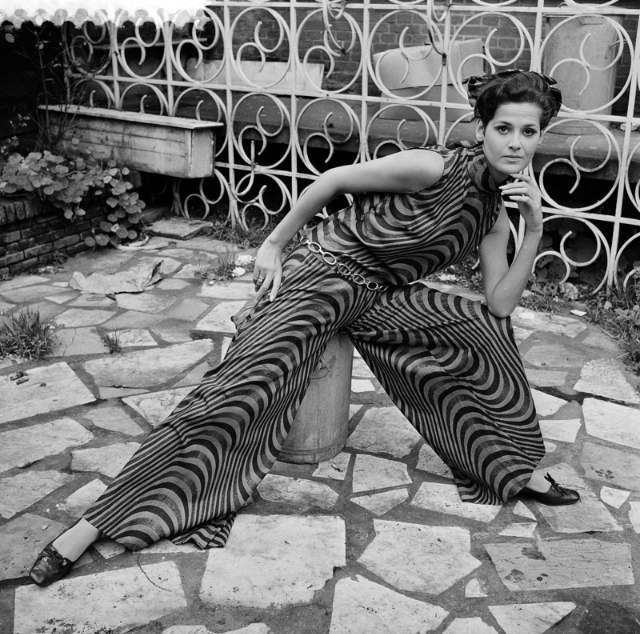 20 Vintage Photos Show Beautiful Women's Fashion of the Late 1960s in ...