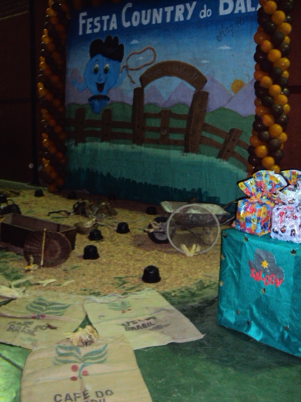 Centro Educacional Infantil Balão Mágico: FESTA COUNTRY