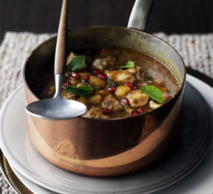 Middle Eastern chicken & apricot stew recipe | Arabic Food Recipes