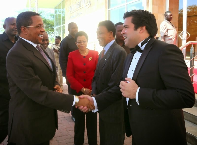 PRESIDENT JAKAYA KIKWETE LAUNCHES VODACOM AND COMMERCIAL BANK OF AFRICA ...