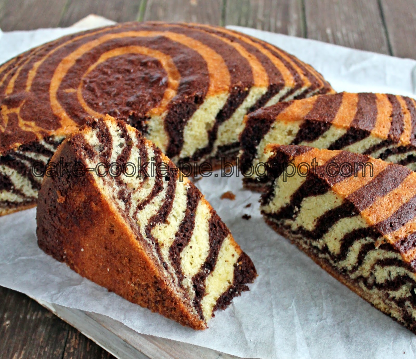 What's for dessert?: Daring Bakers July 2014 - Surprise cakes challenge