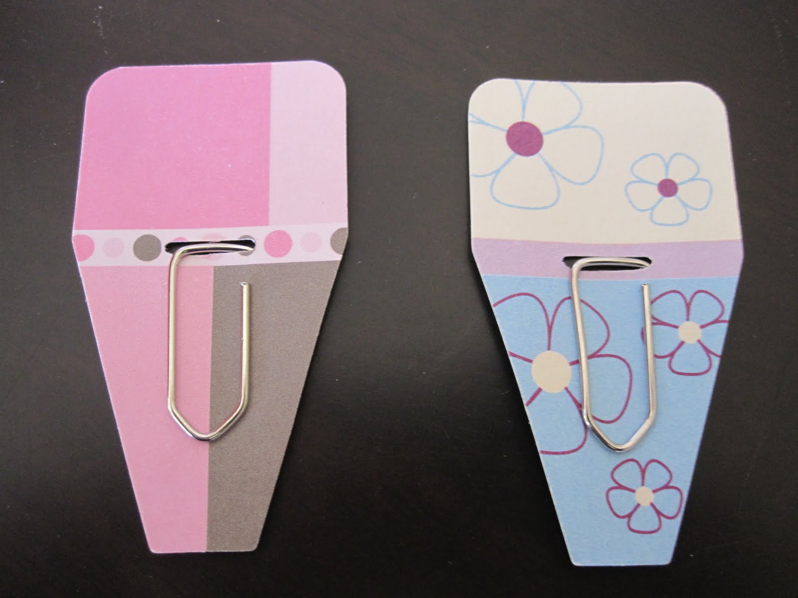 Cassadiva: Clip-Tabs: A Paper Clip crossed with a Sticky Note
