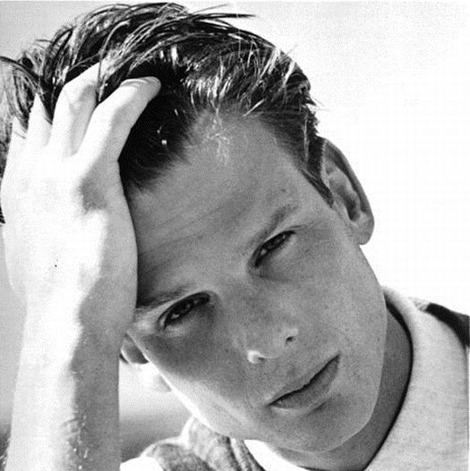 Favorite Hunks & Other Things: Peter, Paul & Caitlyn