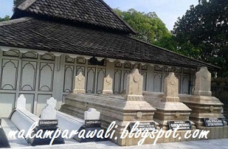 MAKAM SULTAN TRENGGONO DI DEMAK - Makam para Waliyulloh