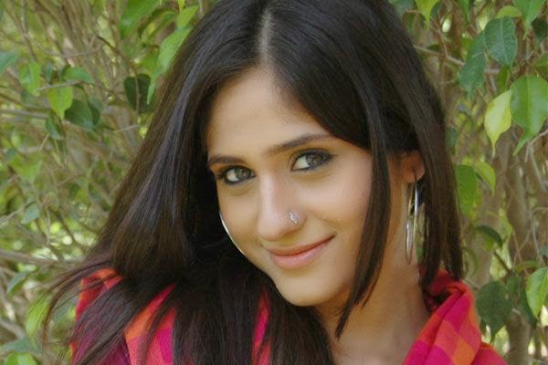 Get India TV Actress Biography and HD Images: Smriti Kalra Wallpapers