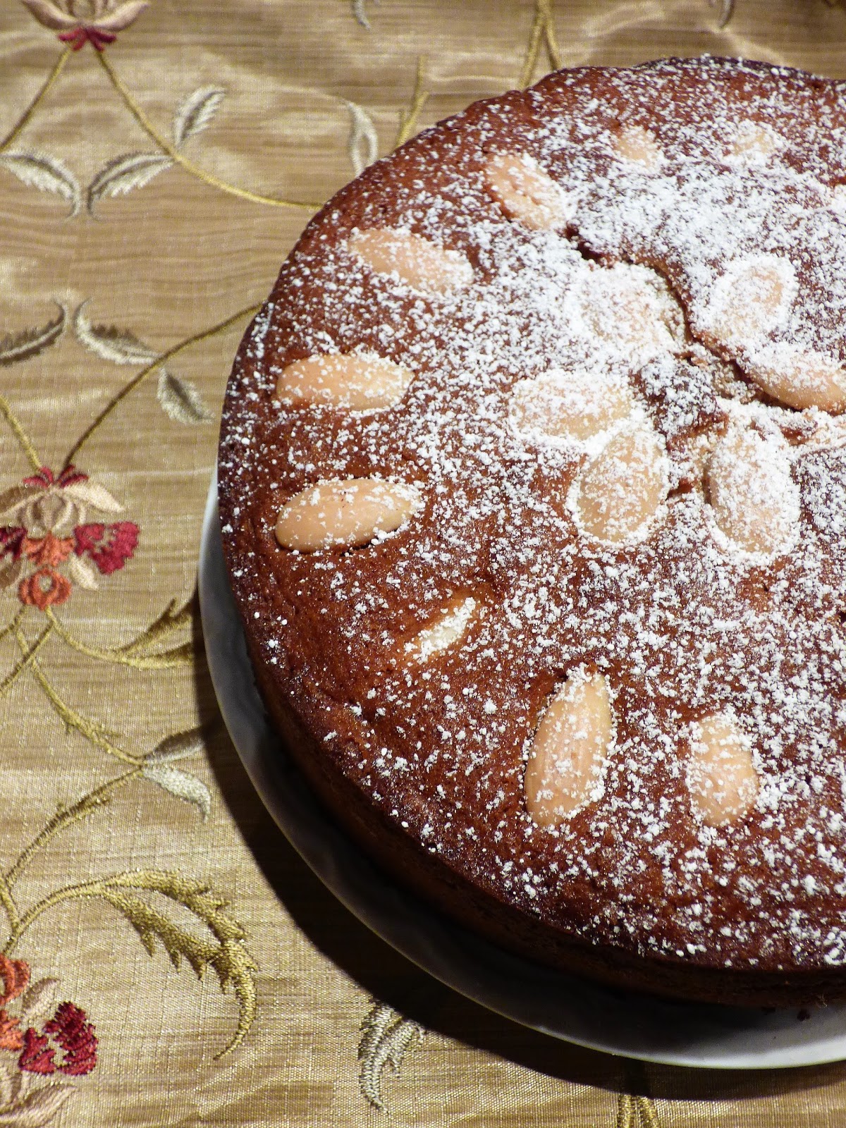 Chez Maximka: Almond cake for Verity