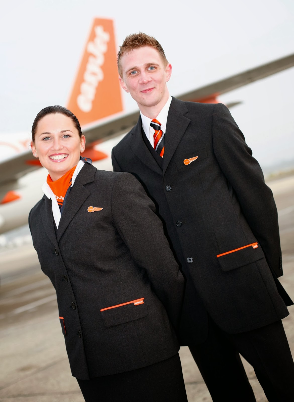 TRAVEL GOSSIP : AZAFATAS EUROPEAS +++ EUROPEAN CREW UNIFORMS