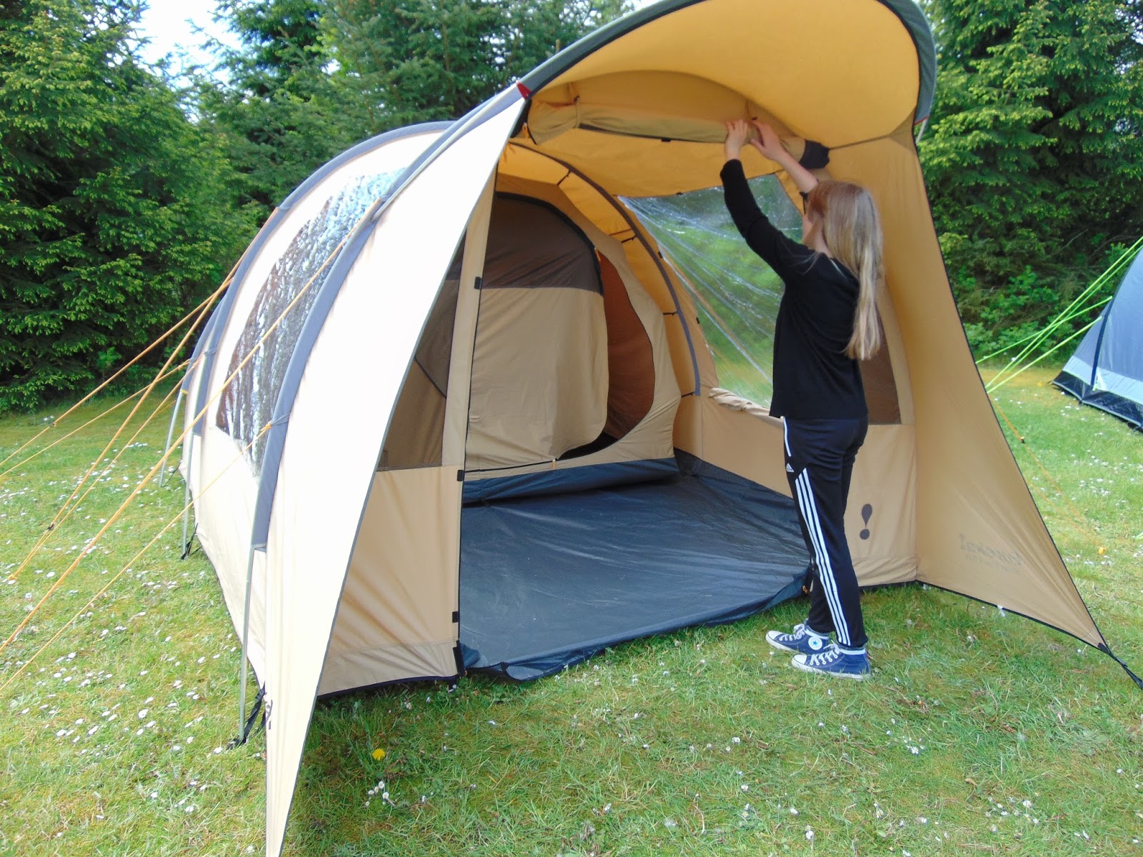 Camping, Telt & Udstyr: Camping, kage og kaffequiz.