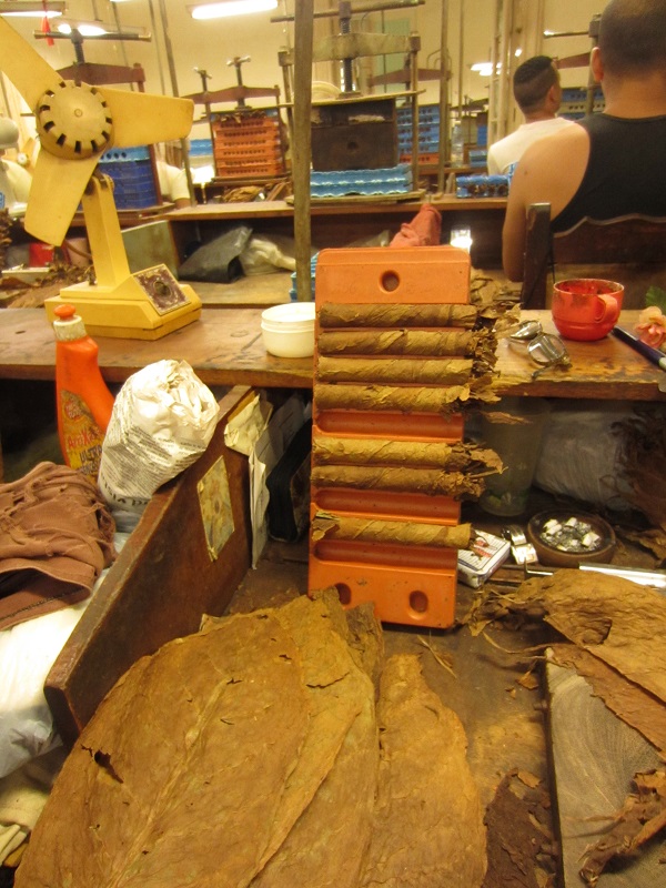 Cuban Cigars, Culture & Lifestyle: El Laguito Cigar Factory (Havana) A ...