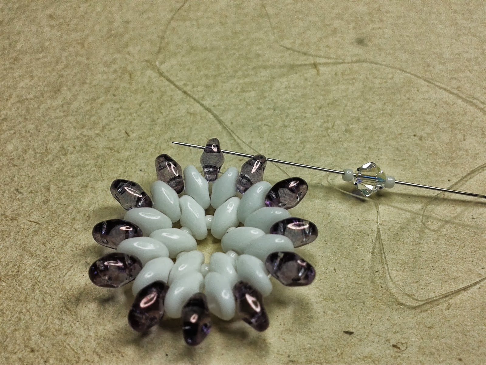 Perlinando ...: TUTORIAL ORECCHINI STELLA ALPINA