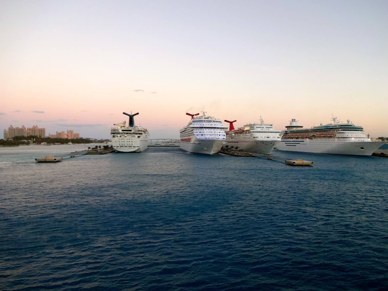 Cruise Ship Traffic Jam - Picture of the Week - The World of Deej