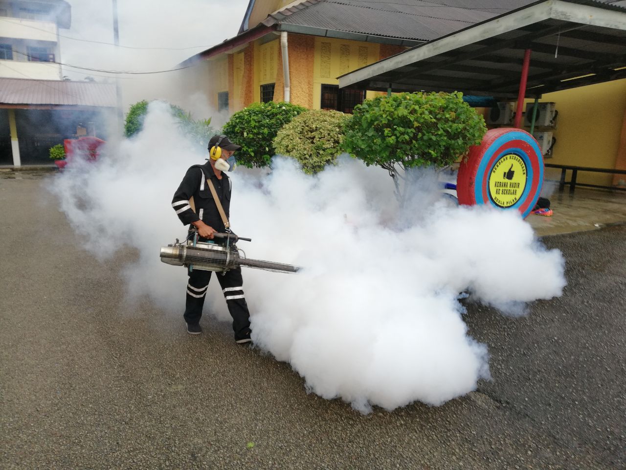 SK KUALA PILAH : SEMBURAN KABUS BAGI MENCEGAH NYAMUK AEDES OLEH PIHAK ...