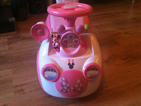 Life with Liv: Disney Minnie Mouse ride on