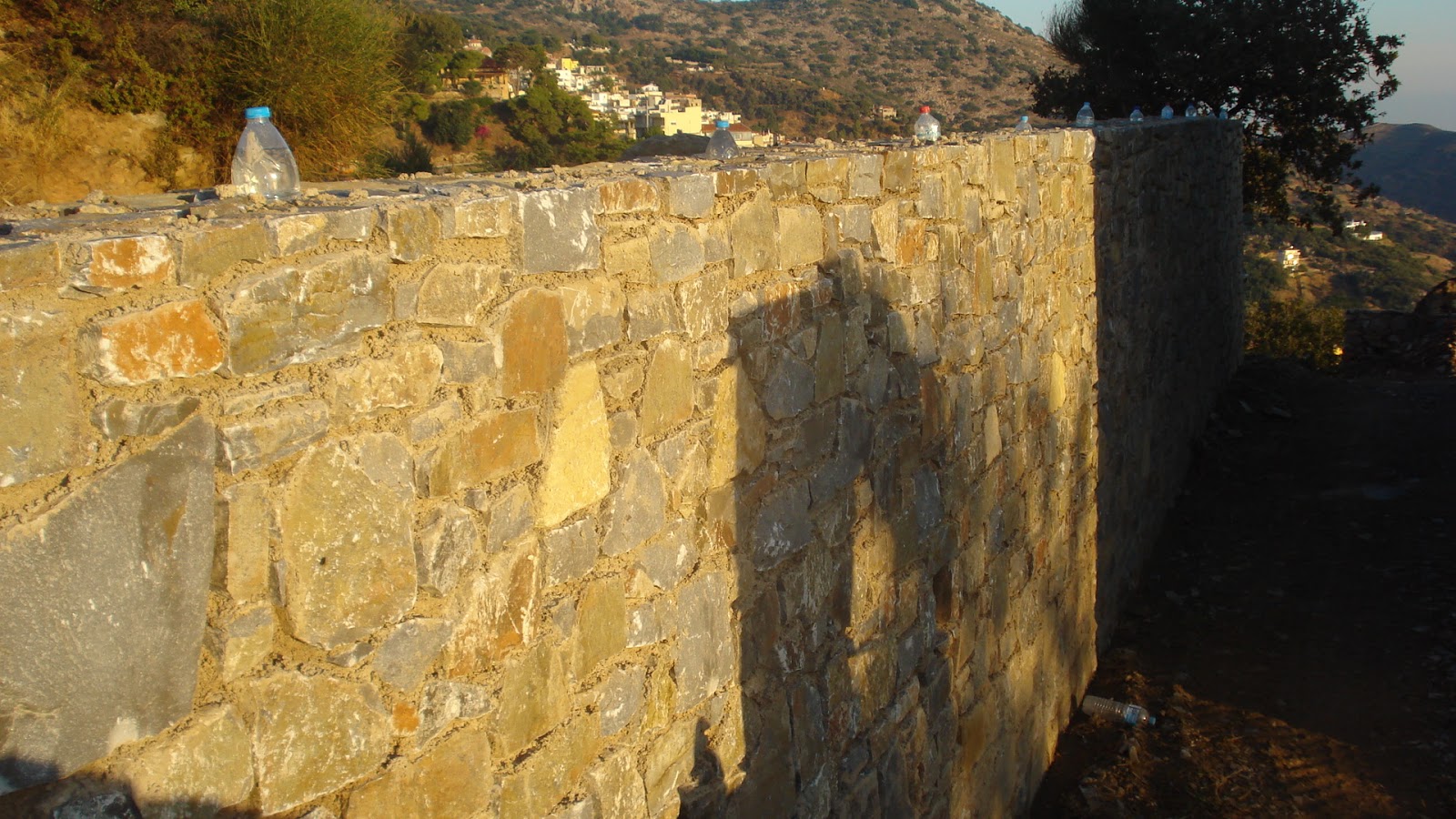 ΚΤΙΣΜA (ΕΛΛΗΝΙΚΑ): ΜΟΝΟΚΑΤΟΙΚΙΑ - ΡΟΓΔΙΑ ΗΡΑΚΛΕΙΟΥ