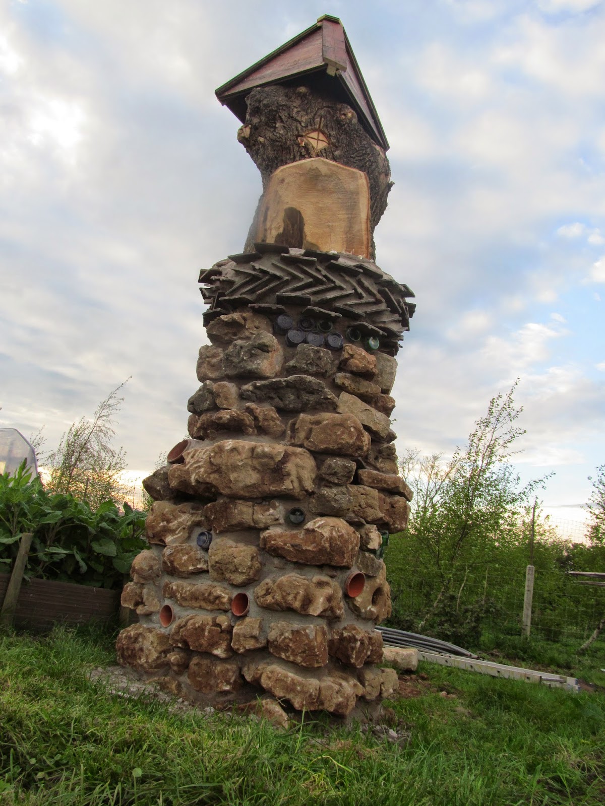 BeesWing.net: A temple for bees