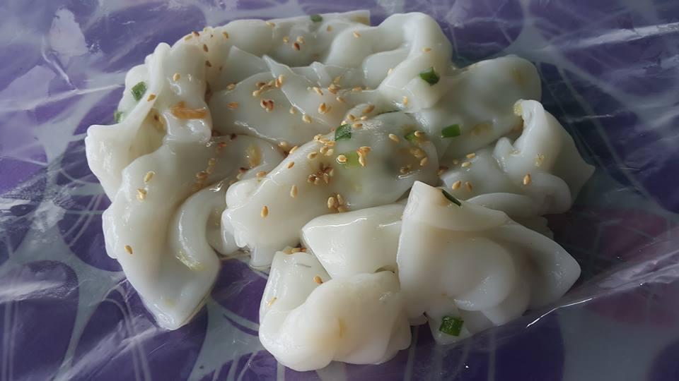 Pujut 3A Miri, Mini Food Stall Below a Tree - Miri Food Sharing