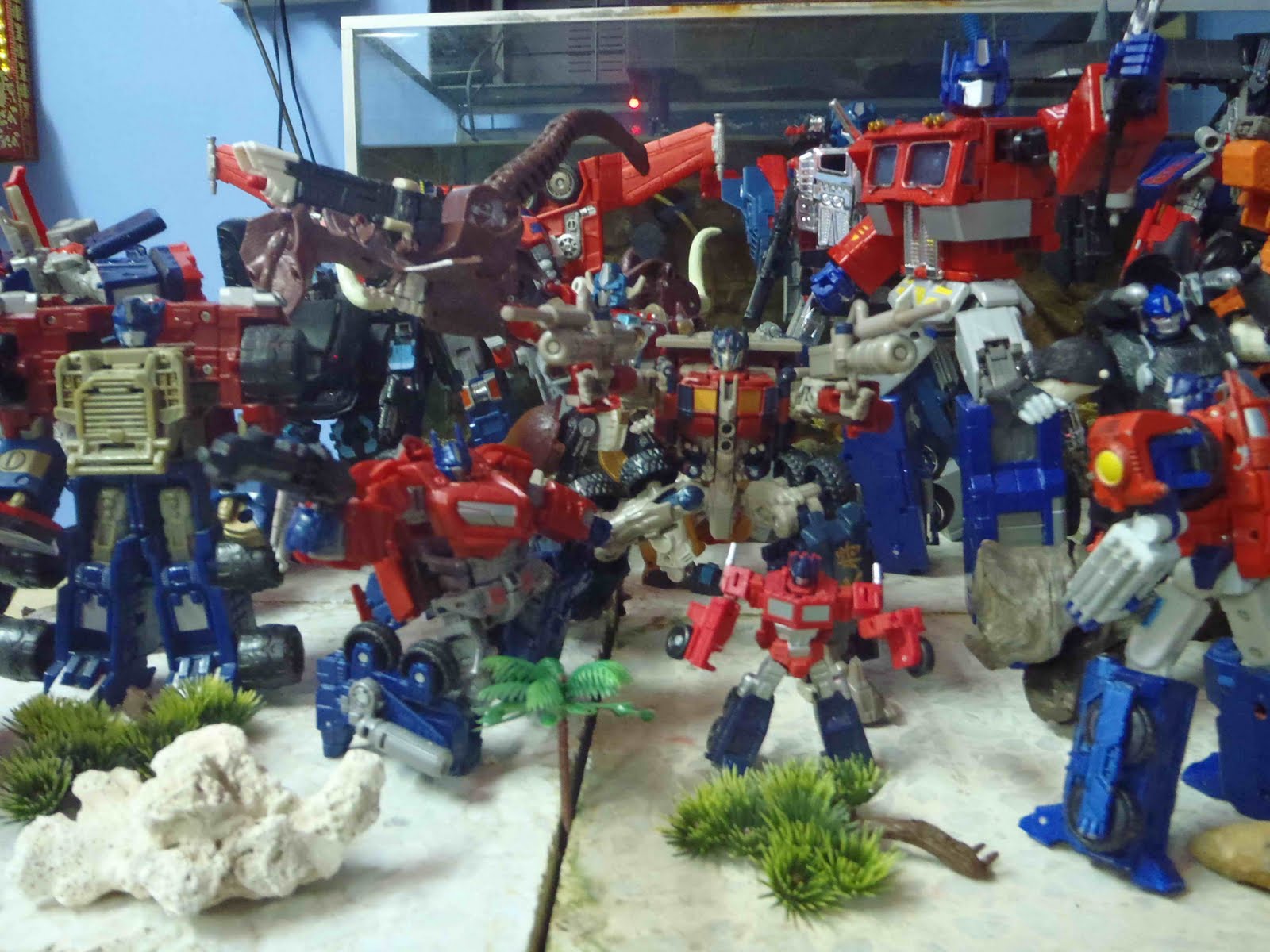 New Planet Cybertron: Various Transformers Diorama