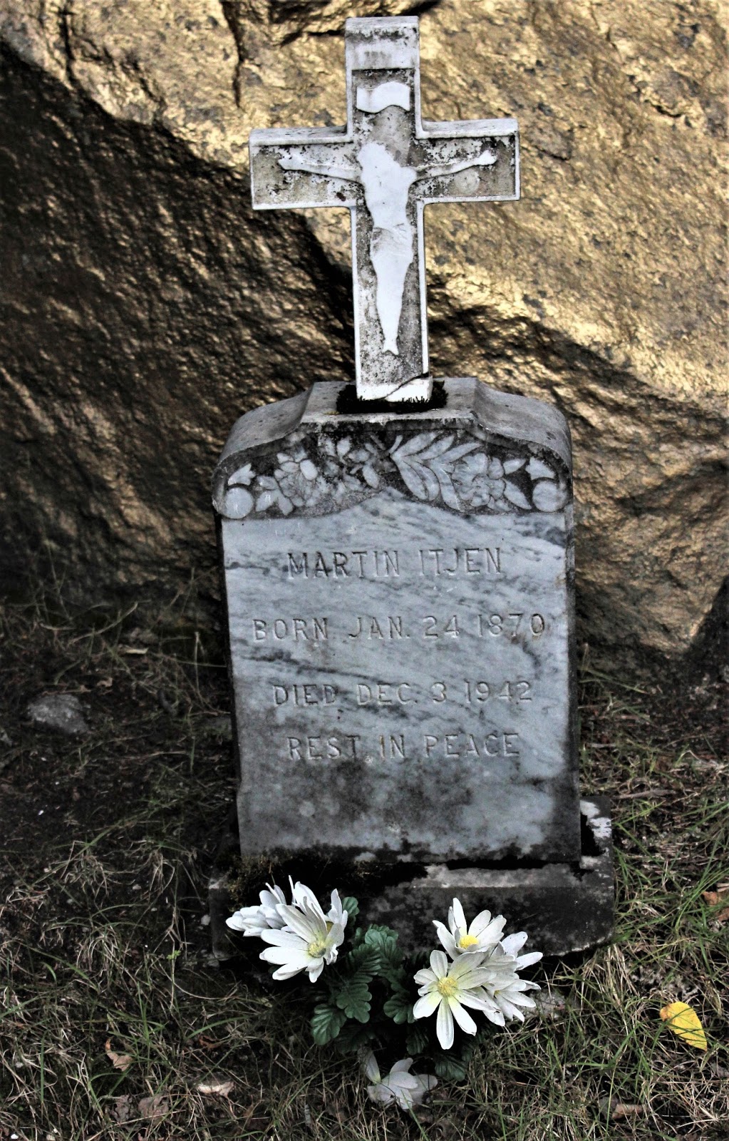 Souvenir Chronicles: ALASKA! SKAGWAY AND THE GOLD RUSH CEMETERY