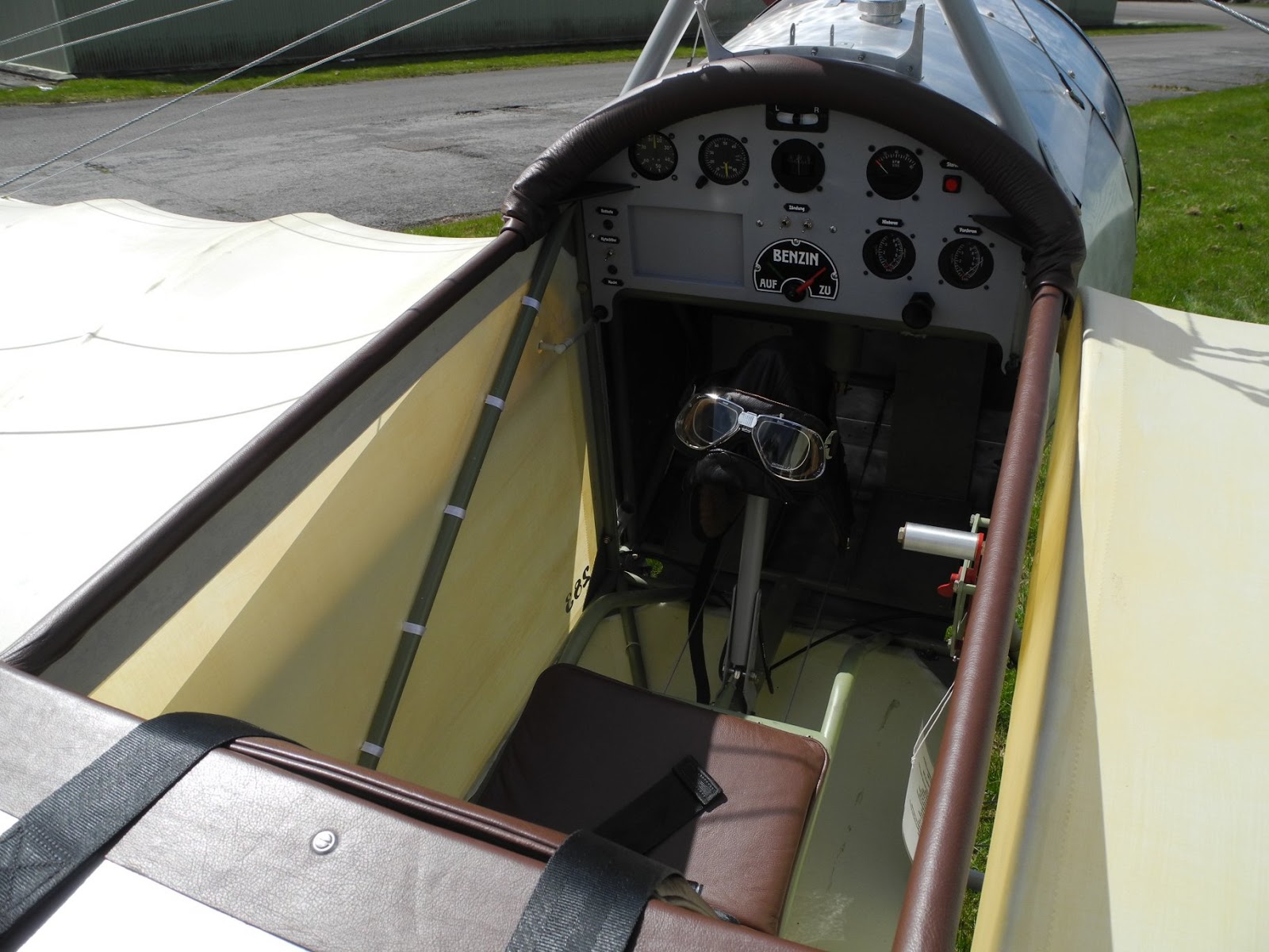 Grass Strip Aviation Ltd: GSAL Kit 105 Returns to Aston Down