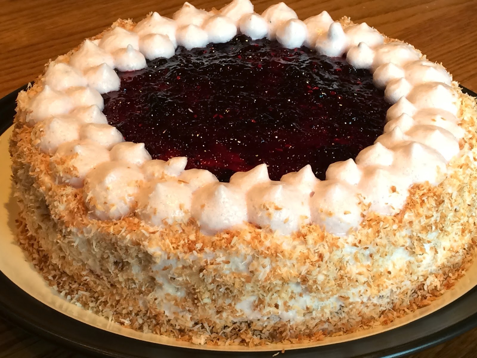 Grabbing life by the kettlebells...: Mikado Cake...