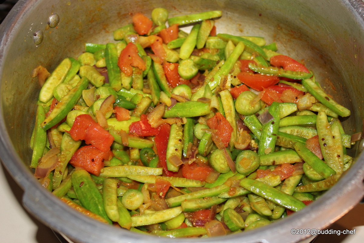 BUDDING CHEF: TONDEKAYI/IVY GOURD MASALA FRY