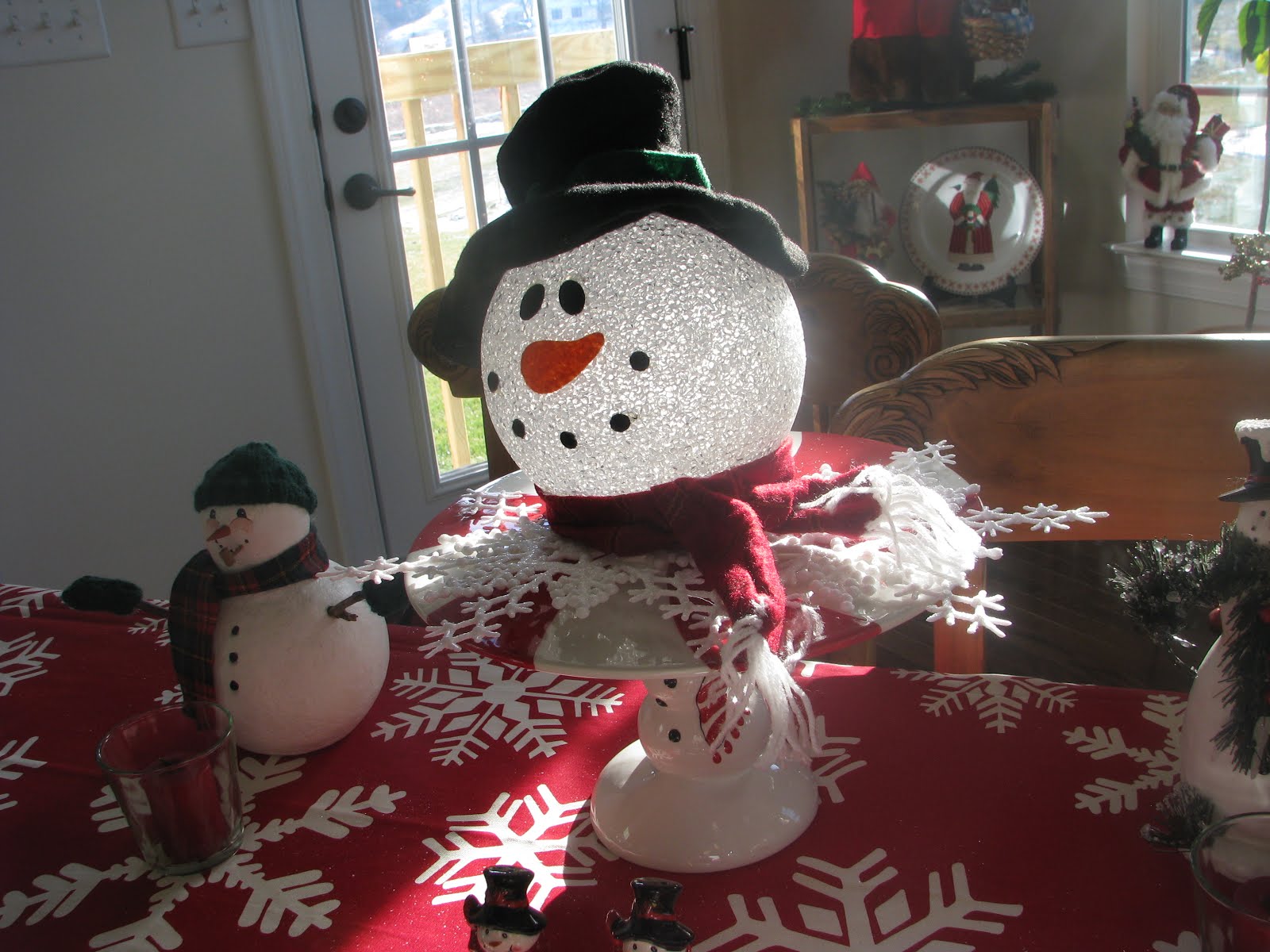 Designs by Pinky: ~~A Snowman and Snowflake table!!!~~~