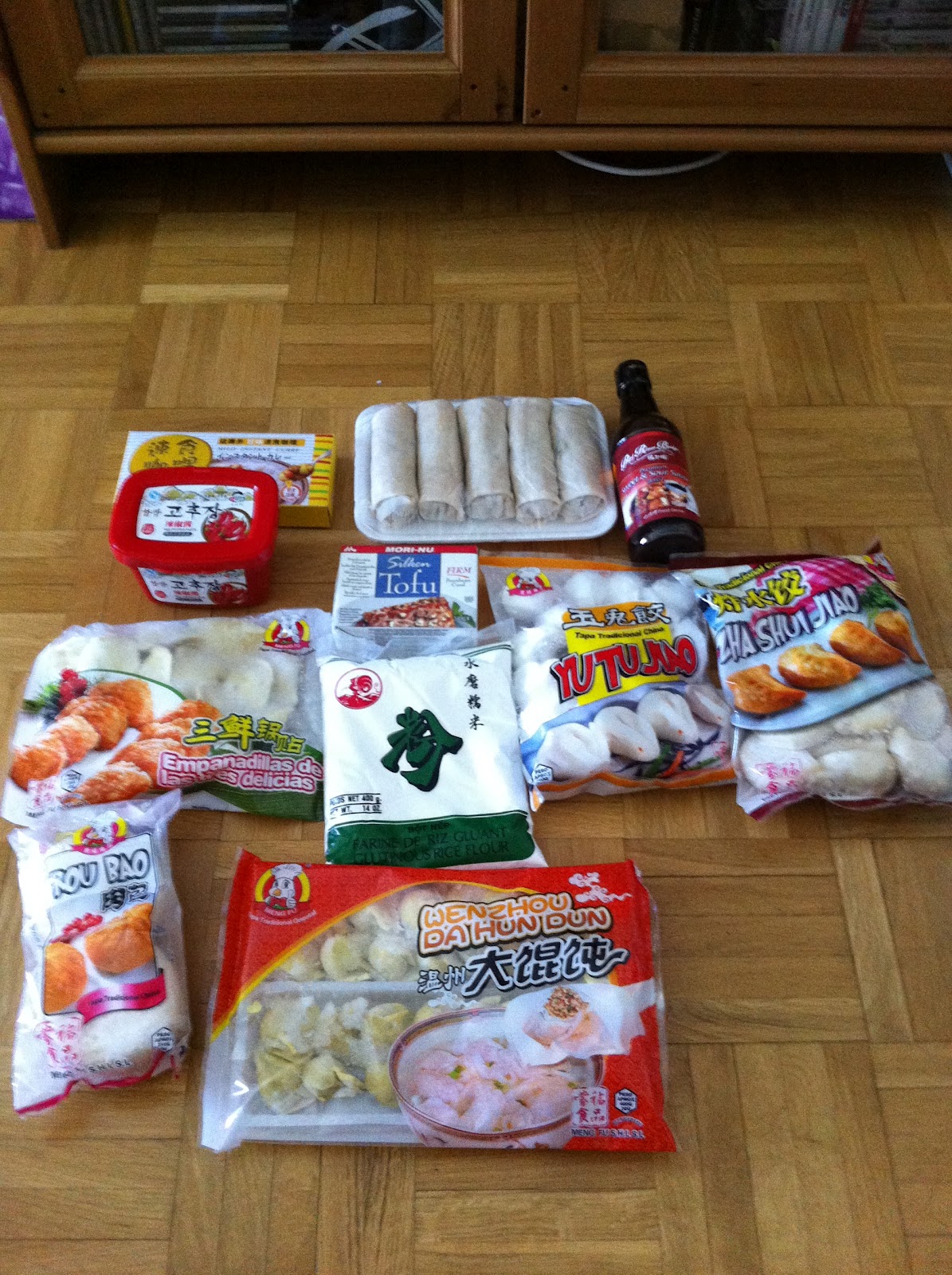 DOS MINEROS EN JAPÓN: Comercios con productos asiáticos