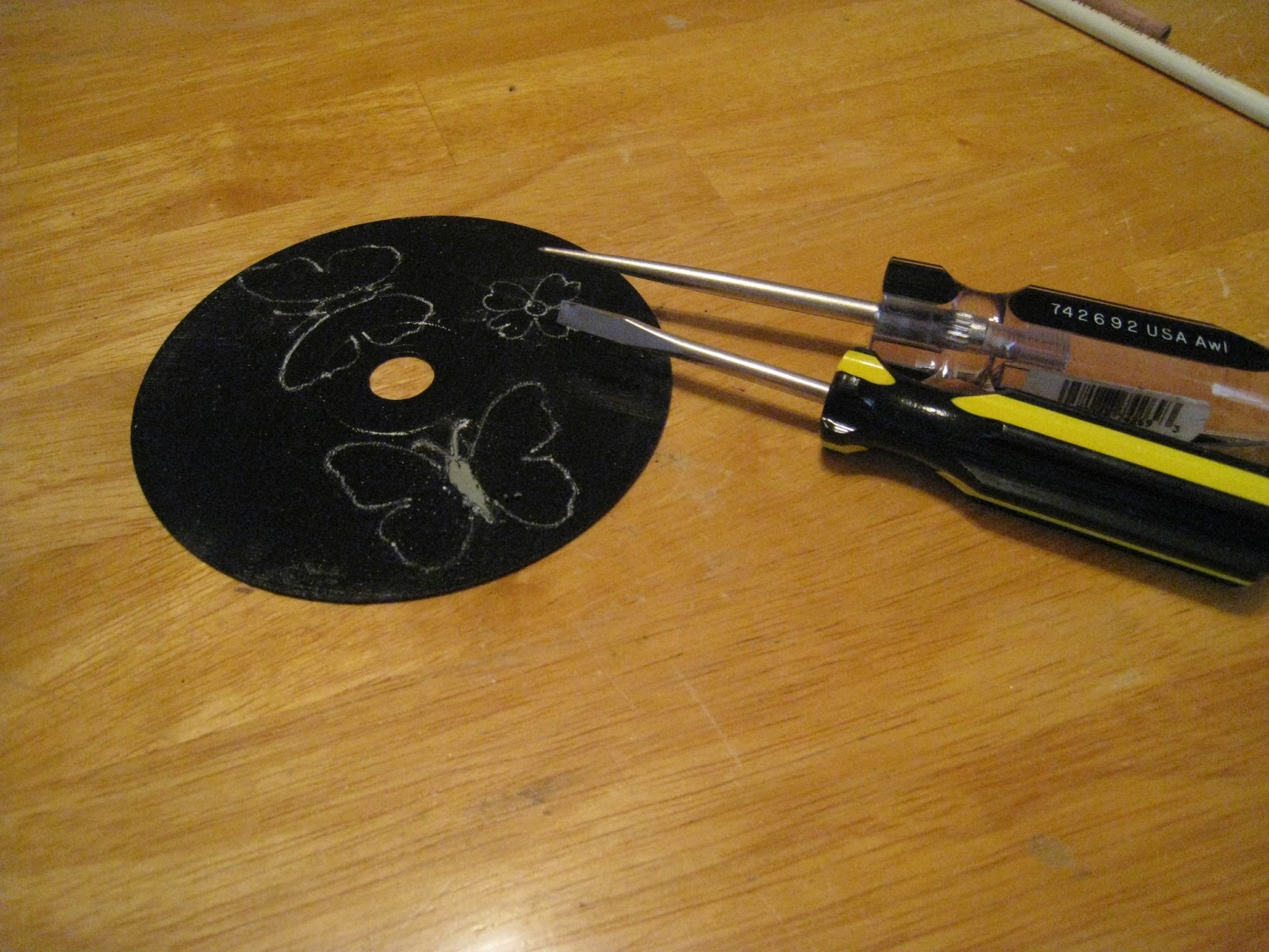 Crafts 4 Camp: CD Scratch Art - Upcycle