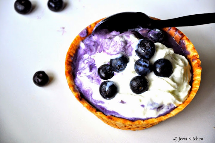 Jeevi Kitchen: Blueberry Fool in Waffle Bowl