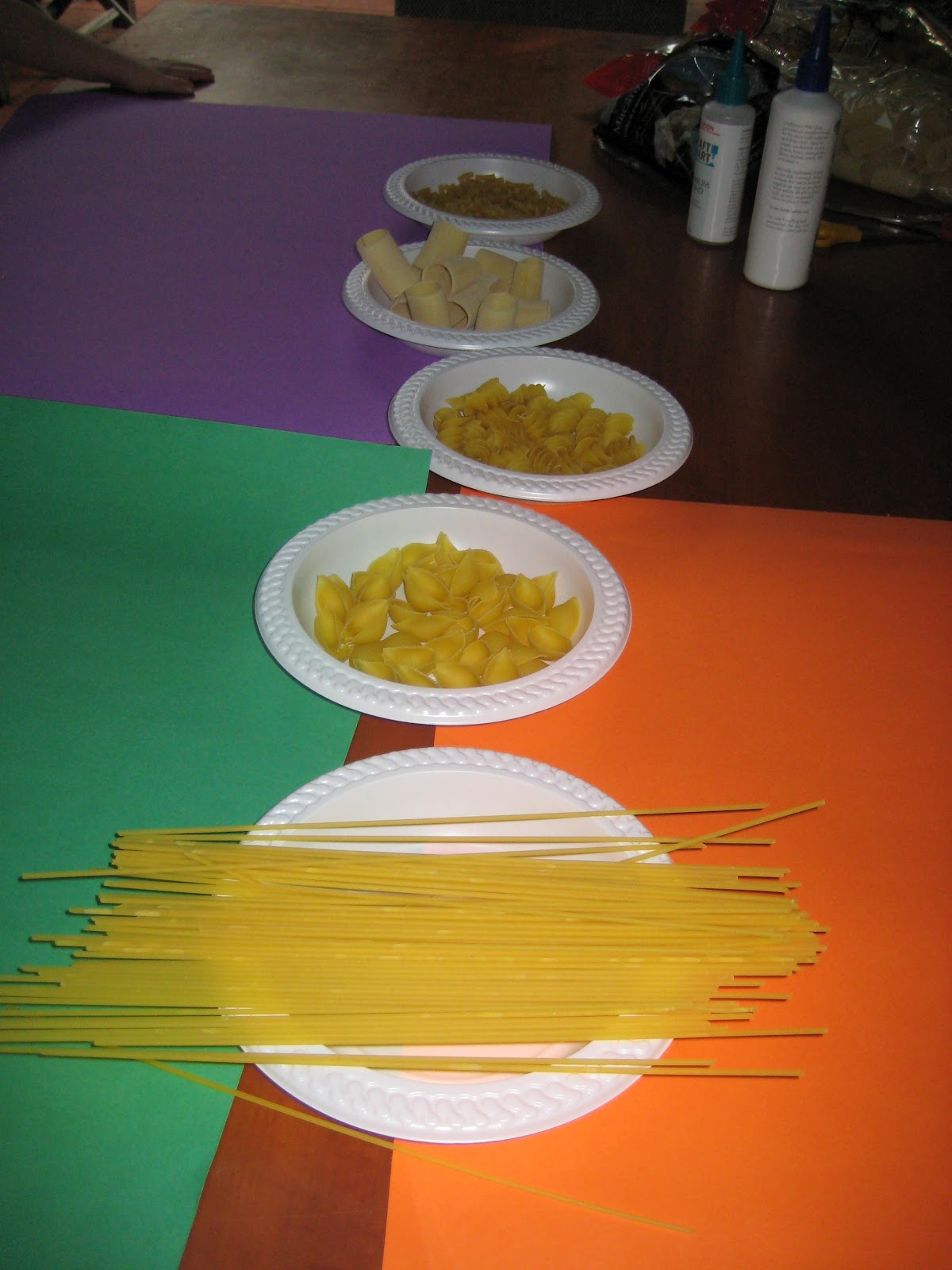Crafty little people: Pasta craftivities