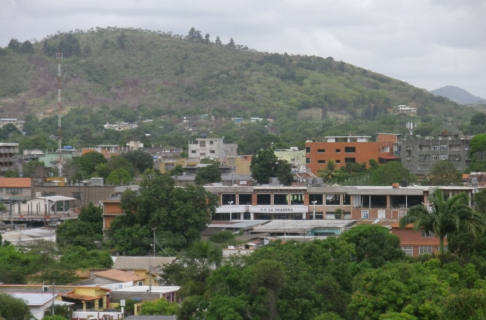 Guayana: Eje Sur Upata Santa Elena de Uairén: Upata desde el Mirador ...