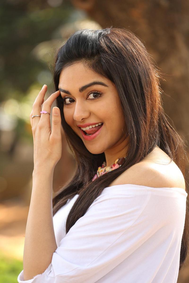 Adah Sharma Wiki, Height, Weight, Age, Affairs, Measurements, biography ...