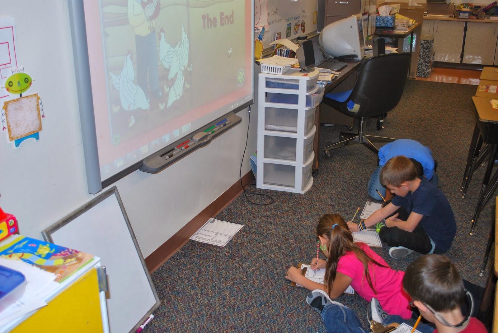 Primary Chalkboard: Reading Center Ideas for Your Classroom!