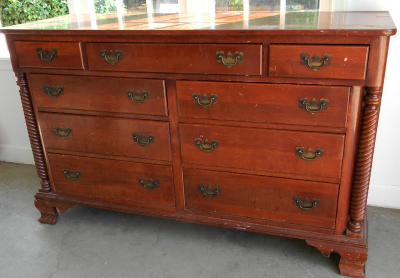 Forever Decorating!: Oh So Beautiful Dresser!