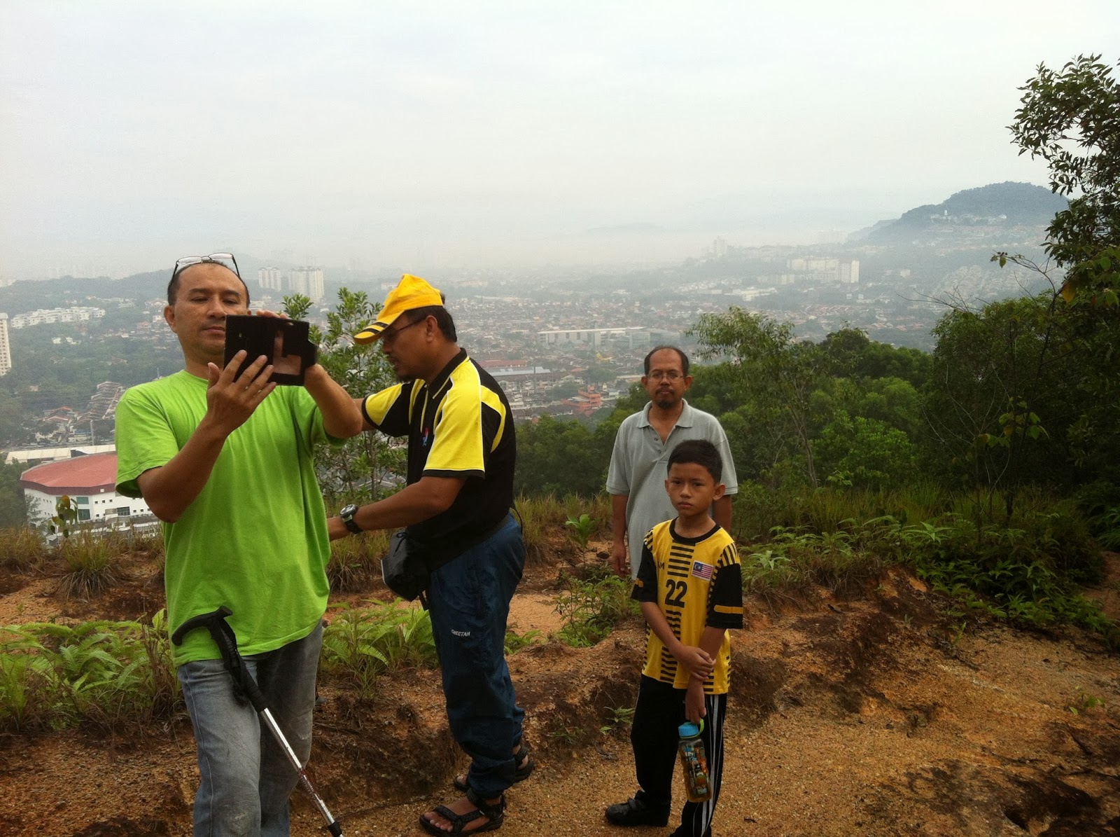 Teropong Cheras: Hiking Up Bukit Sungai Besi