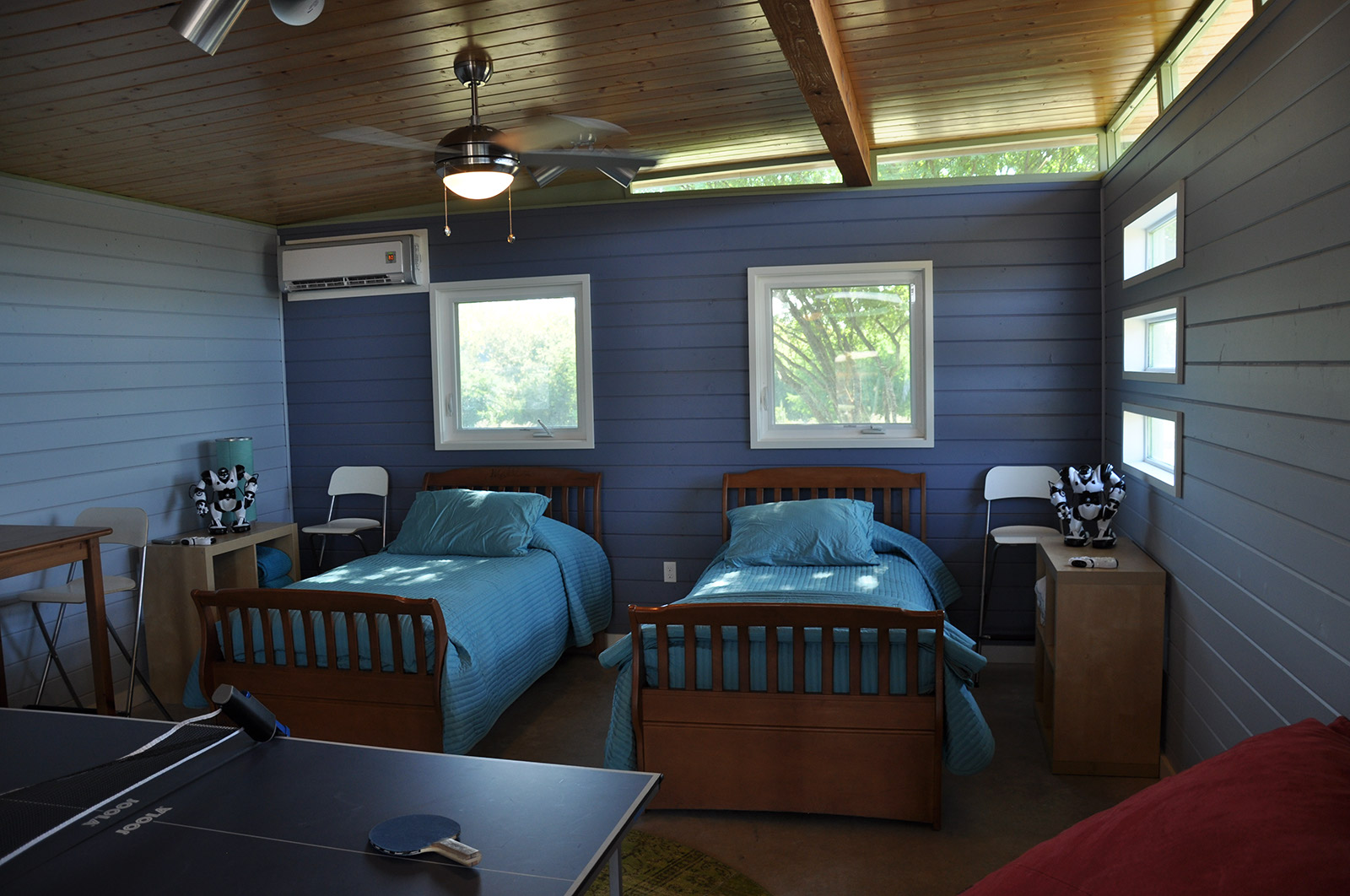 TINY HOUSE TOWN: Modern Cabin Compound